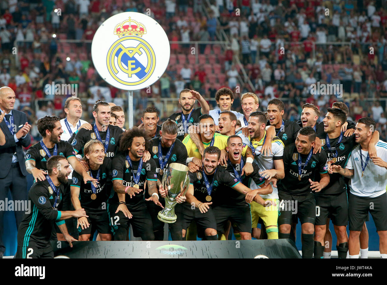 Real madrid players trophy hi-res stock photography and images - Alamy