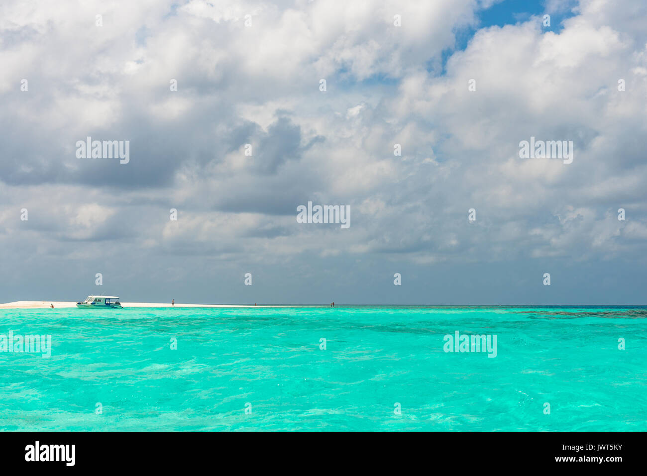 Island hopping maldives hi-res stock photography and images - Alamy