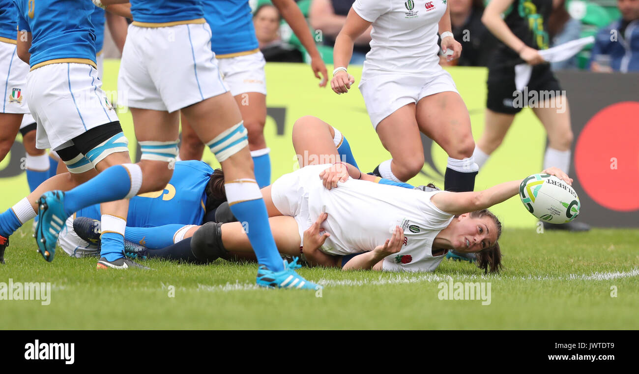 England's Emily Scarratt scores a try which is later disallowed during ...