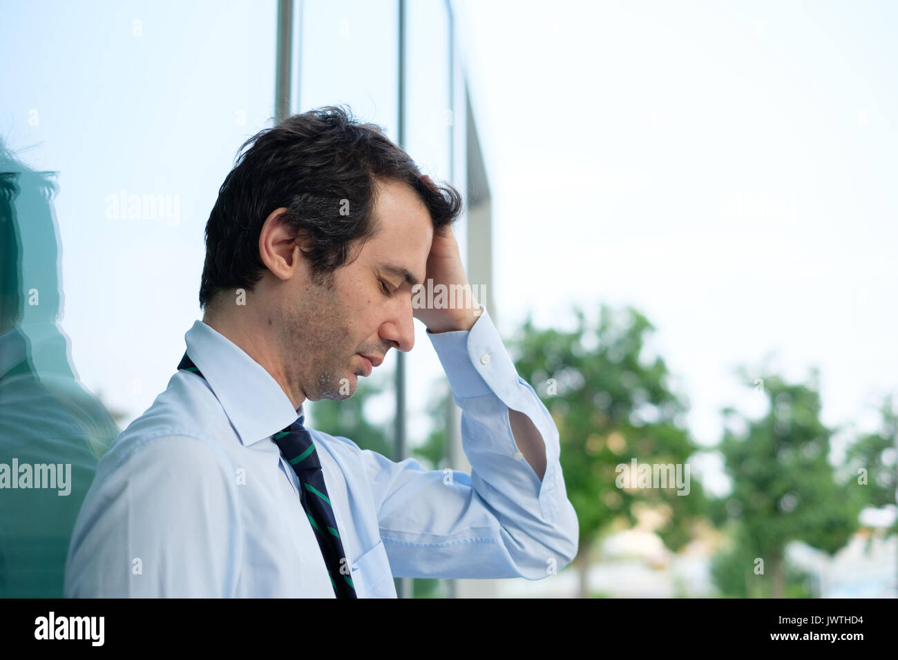 Feeling bad looking down hi-res stock photography and images - Alamy