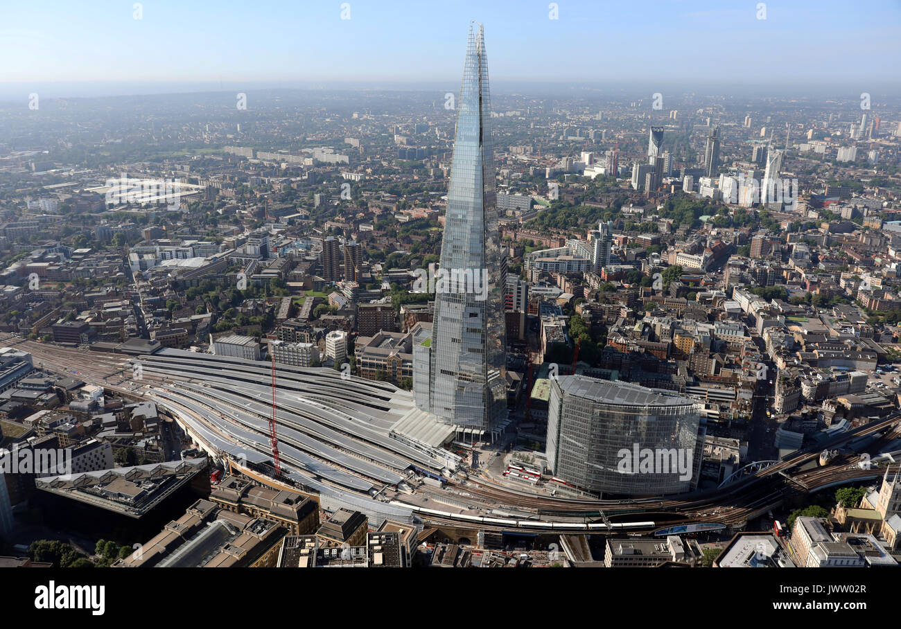 London bridge station hi-res stock photography and images - Alamy