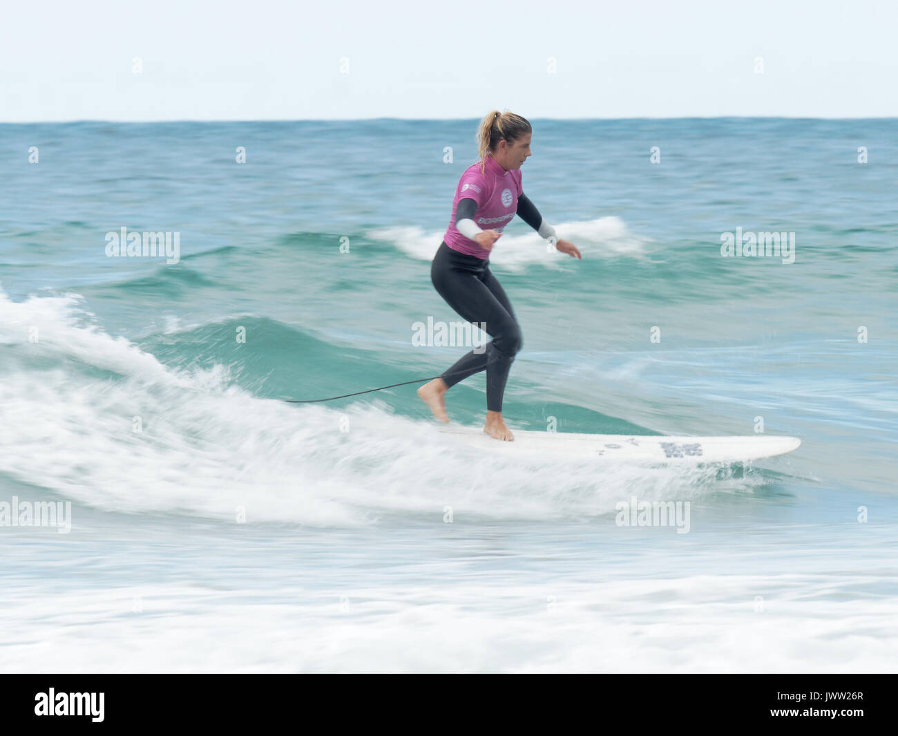 Female pro olympic surfing hi-res stock photography and images - Alamy