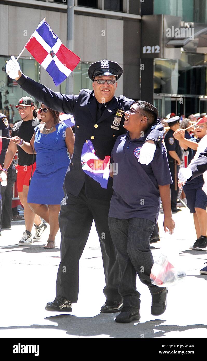 Dominican parade new york hi-res stock photography and images - Alamy