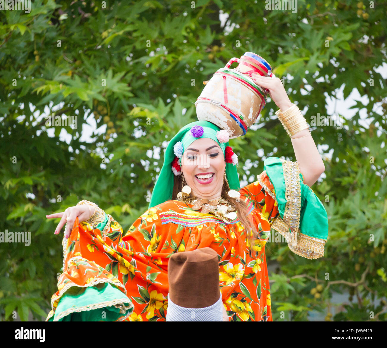 Egyptian women traditional dress hi-res stock photography and images ...