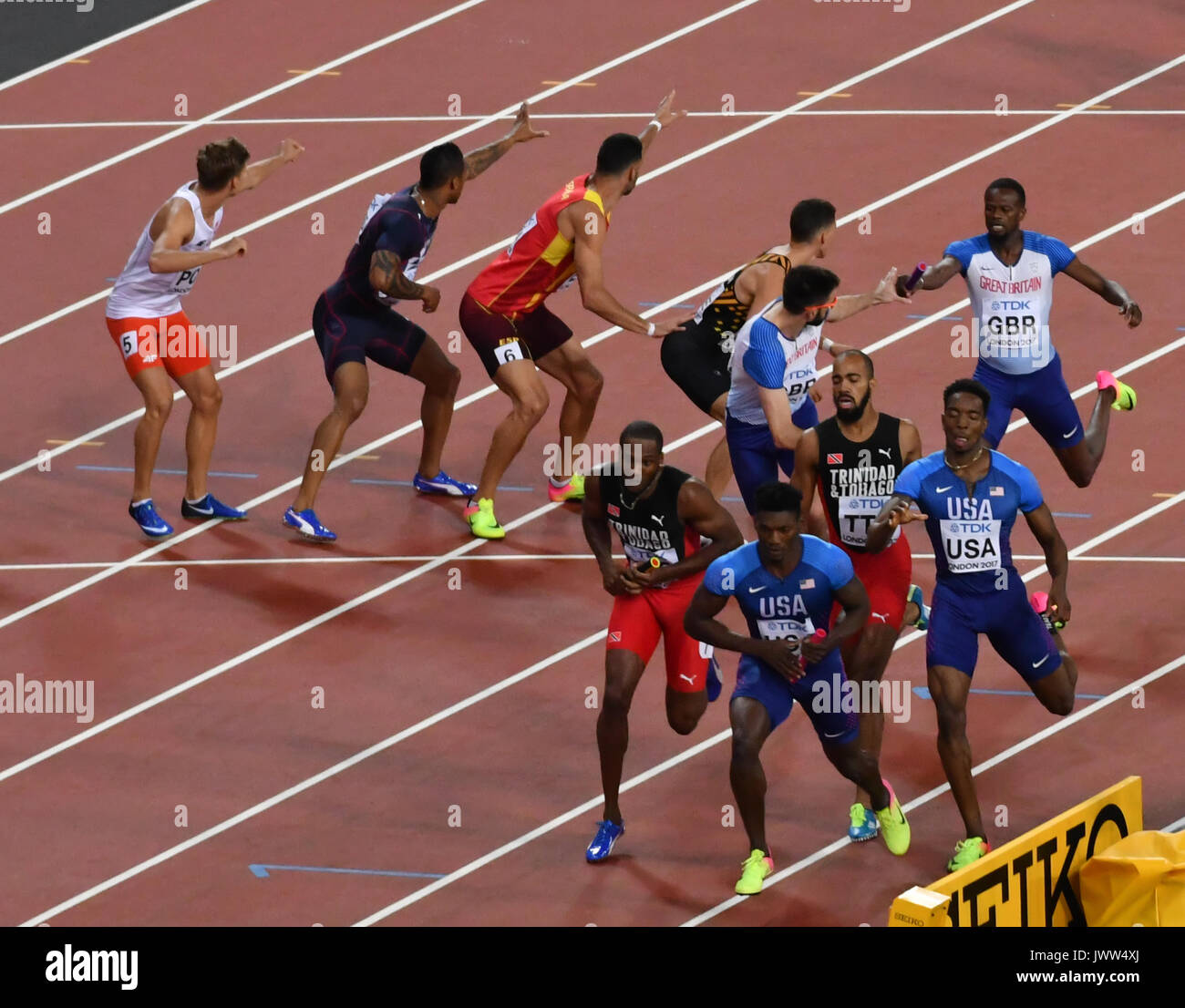 Mens 4 x 400 metres relay final hi-res stock photography and images - Alamy