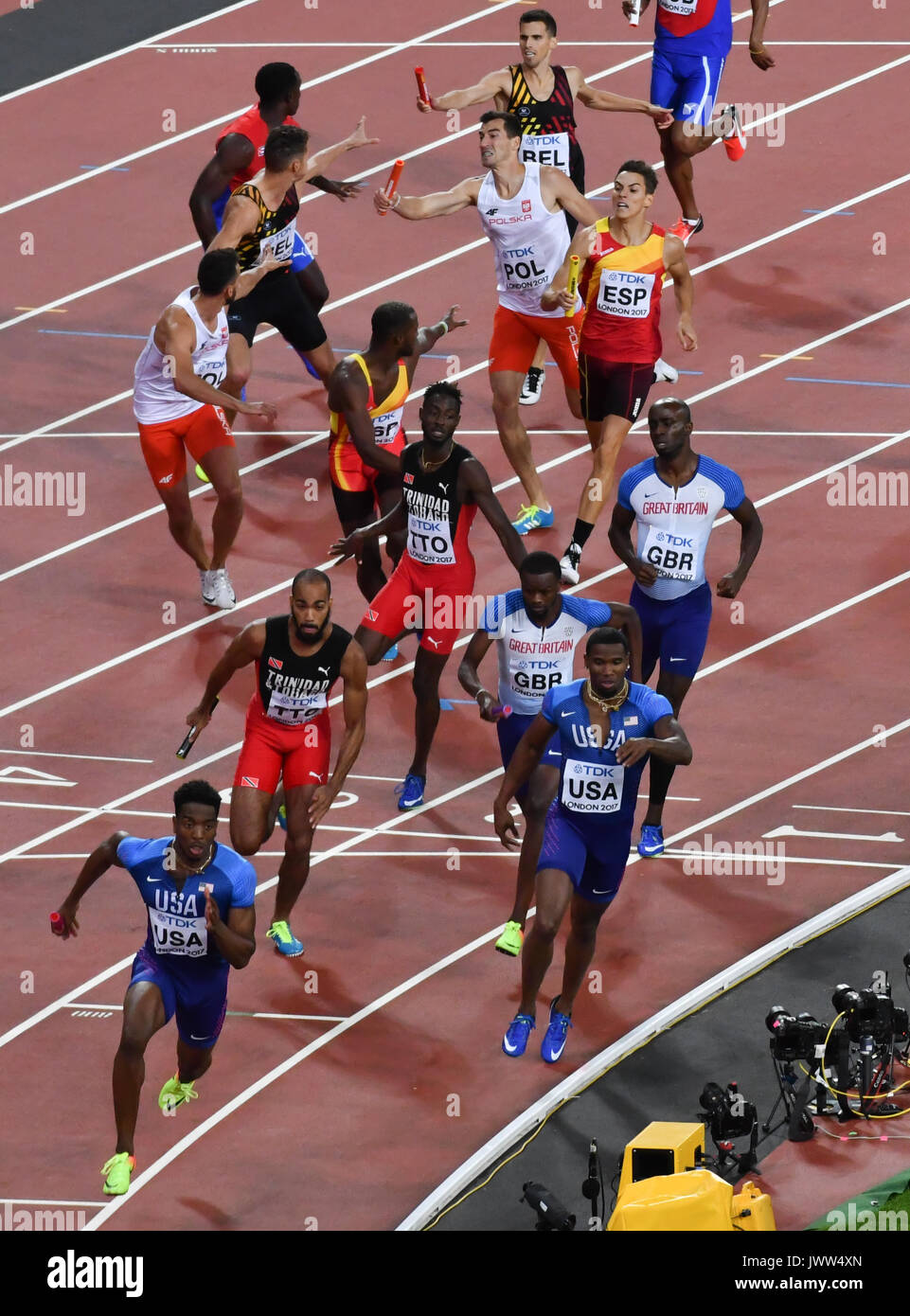 Mens 4 x 400 metres relay final hi-res stock photography and images - Alamy