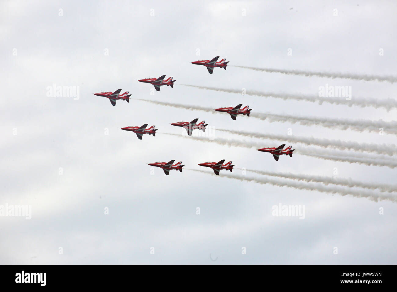 Blackpool, UK. 13th Aug, 2017. The red Arrows putting on a show above ...