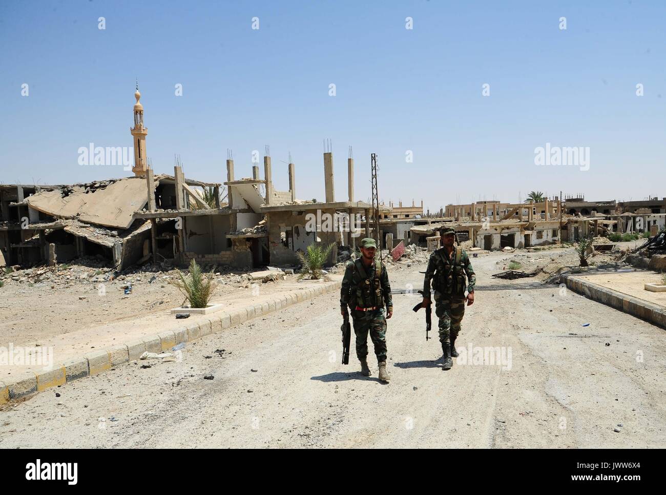 Islamic state soldiers flag hi-res stock photography and images - Alamy