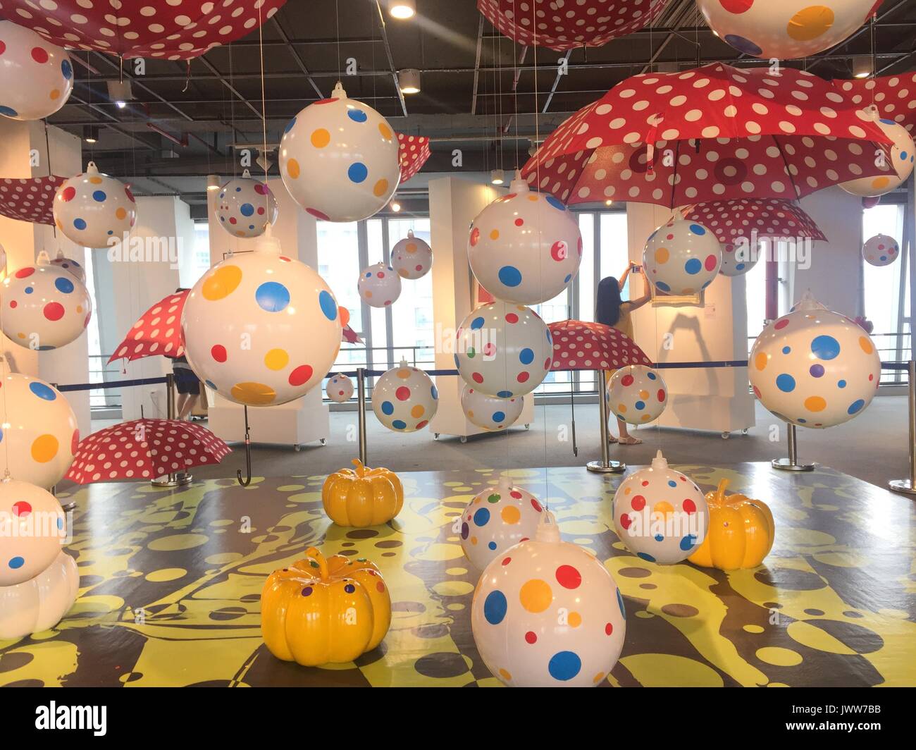 Yayoi kusama exhibition hi-res stock photography and images - Alamy