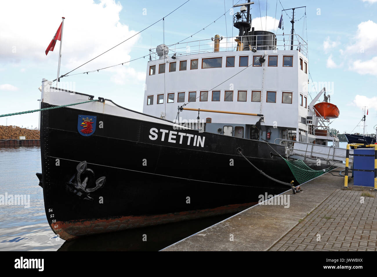 Rostock, Germany. 14th Aug, 2017. The steam-powered icebreaker "Stettin ...