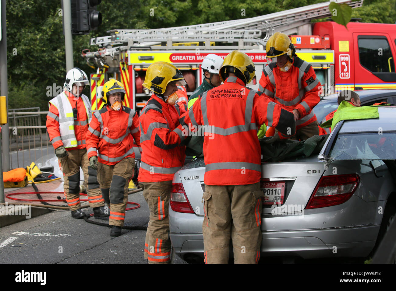 Police lifting car hi-res stock photography and images - Alamy