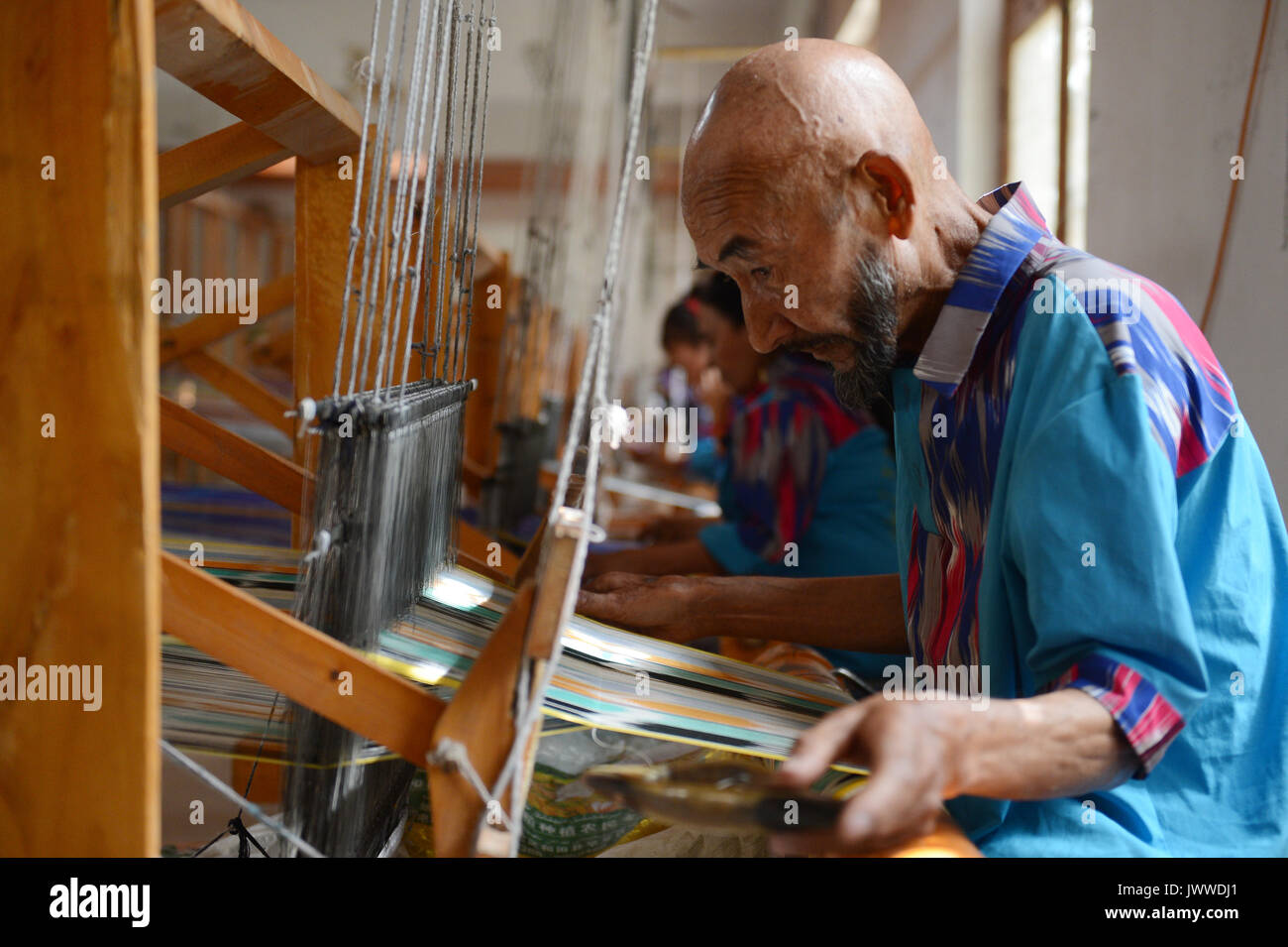 Chinese silk production hi-res stock photography and images - Alamy