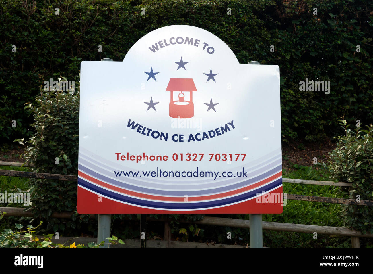Academy school uk sign hi-res stock photography and images - Alamy