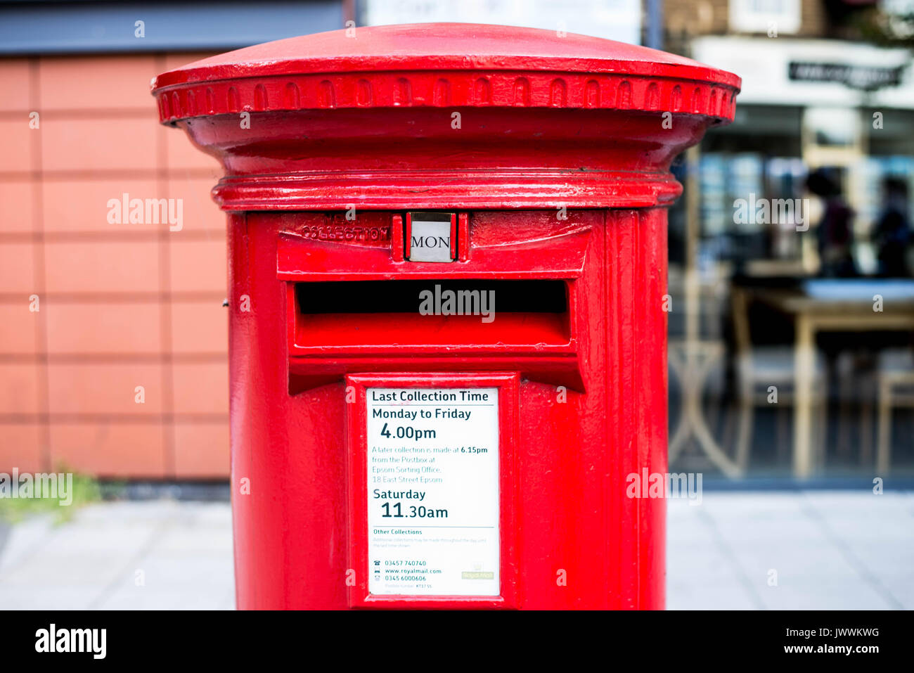 Traditional British Red Mail Post Box Stock Photo - Alamy