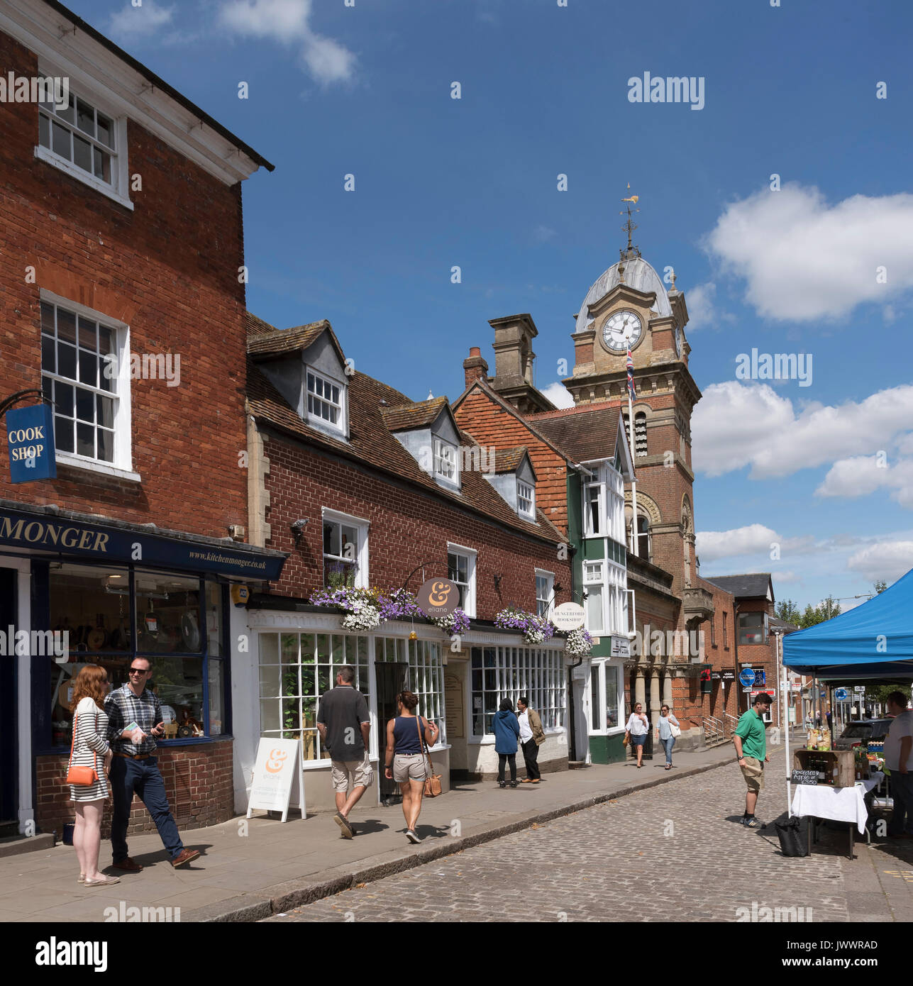Hungerford berkshire antiques hi-res stock photography and images - Alamy