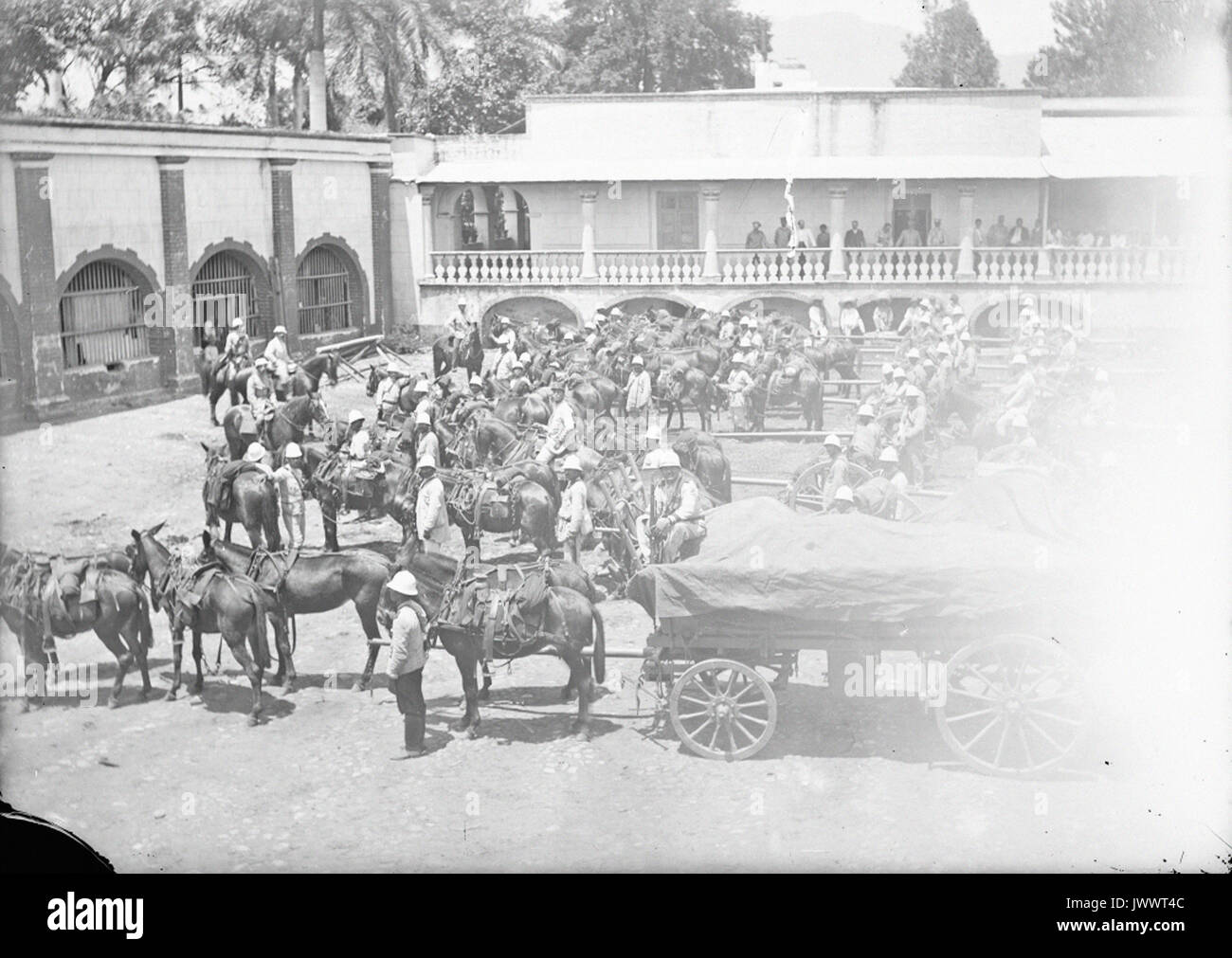 Federal Troops with Artillery Stock Photo - Alamy