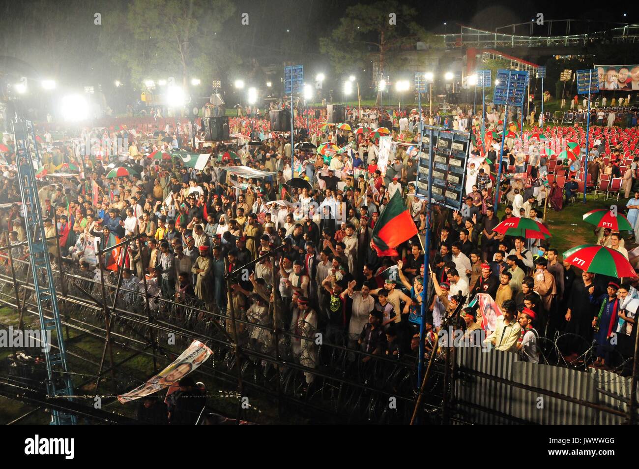 Rawalpindi, Pakistan. 13th Aug, 2017. Activist of Pakistan Tehreek ...