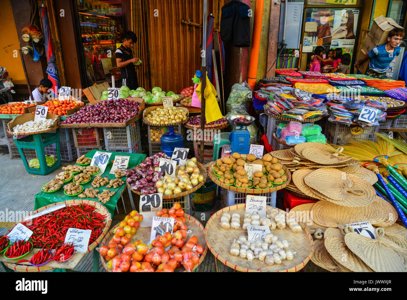 Manila chinatown hi-res stock photography and images - Alamy