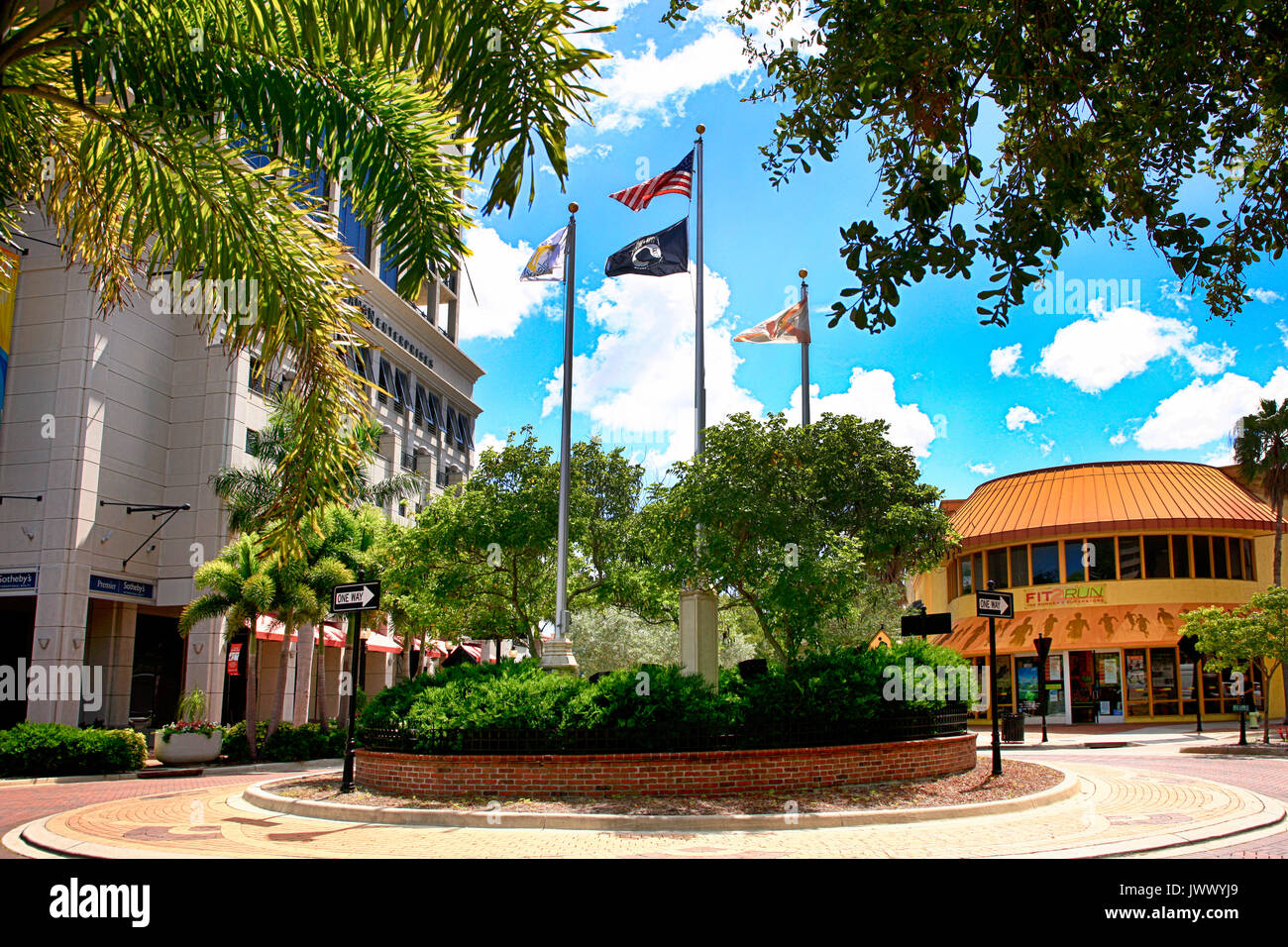 Traffic roundabout usa hi-res stock photography and images - Alamy