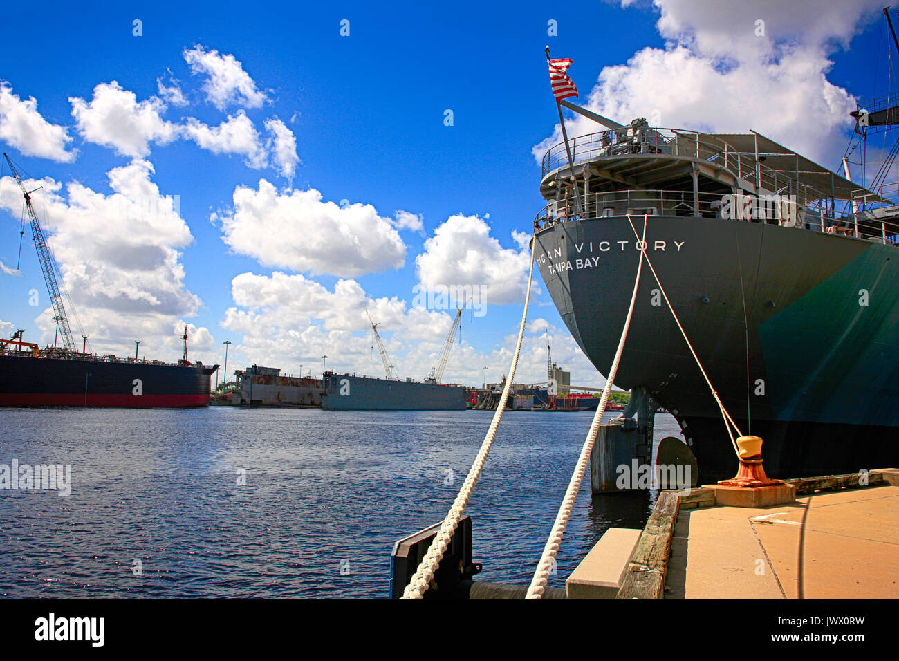 Troop ship hi-res stock photography and images - Alamy
