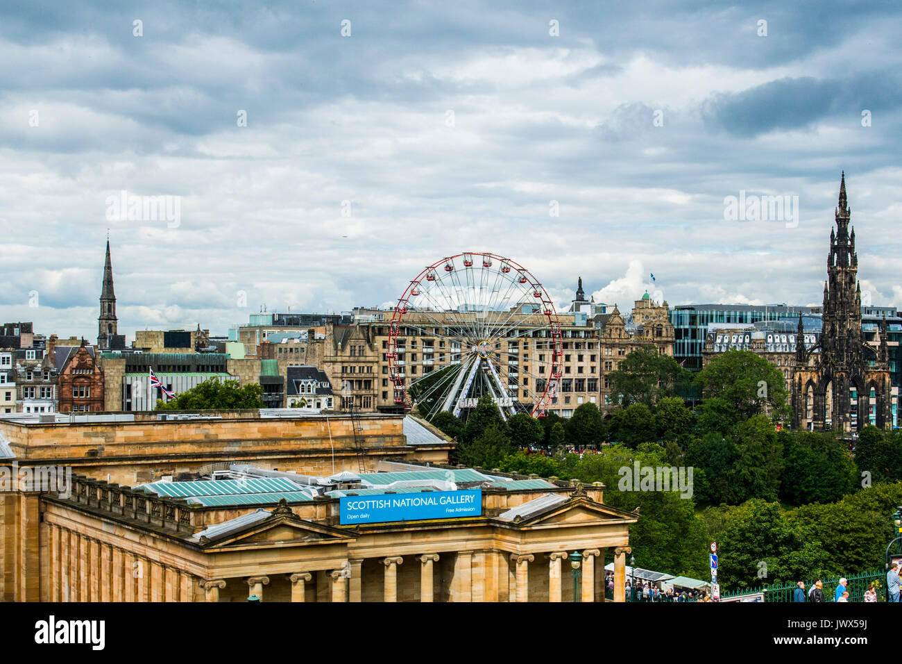 Edinburgh sky line Stock Photo - Alamy
