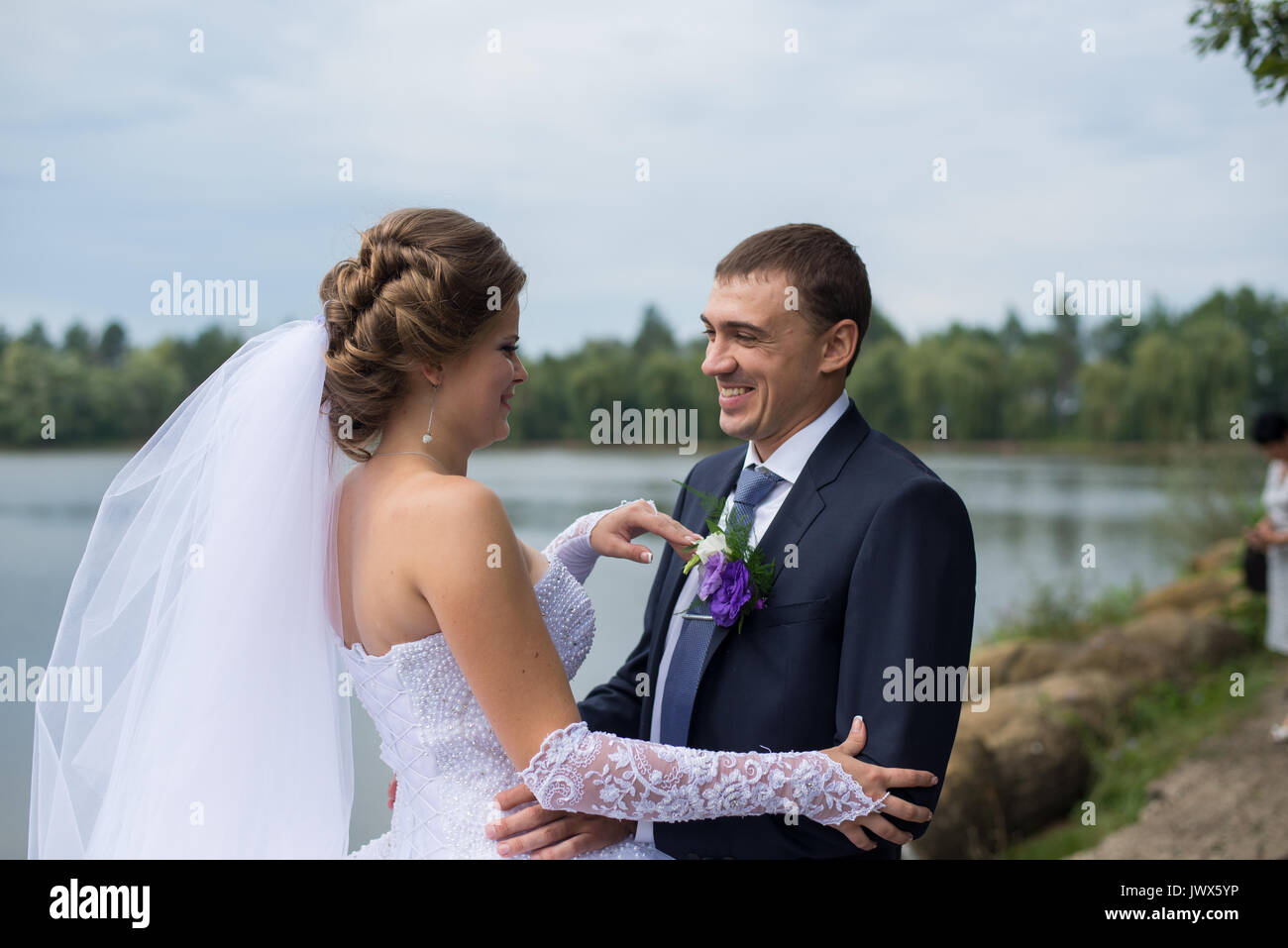 Beautiful married couple in the wedding day Stock Photo - Alamy