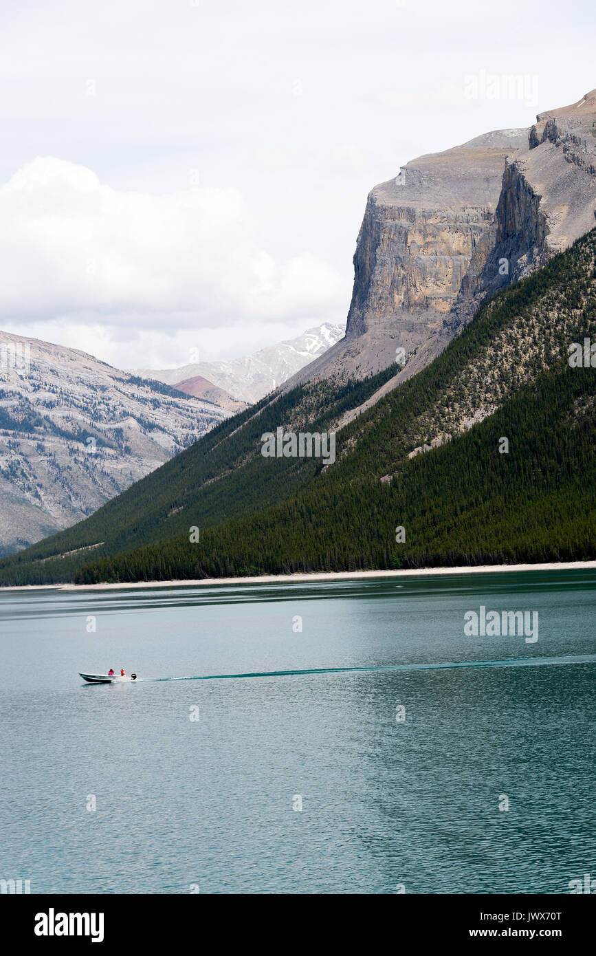 The Beautiful Greeny Blue Waters of Lake Minnewanka in Banff National ...