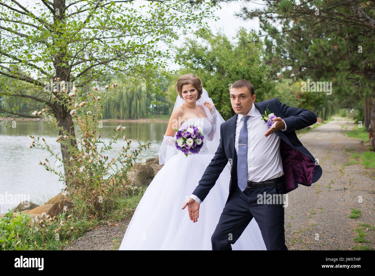 Beautiful married couple in the wedding day Stock Photo - Alamy