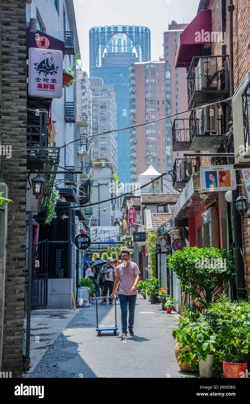 Shanghai old new architecture hi-res stock photography and images - Alamy