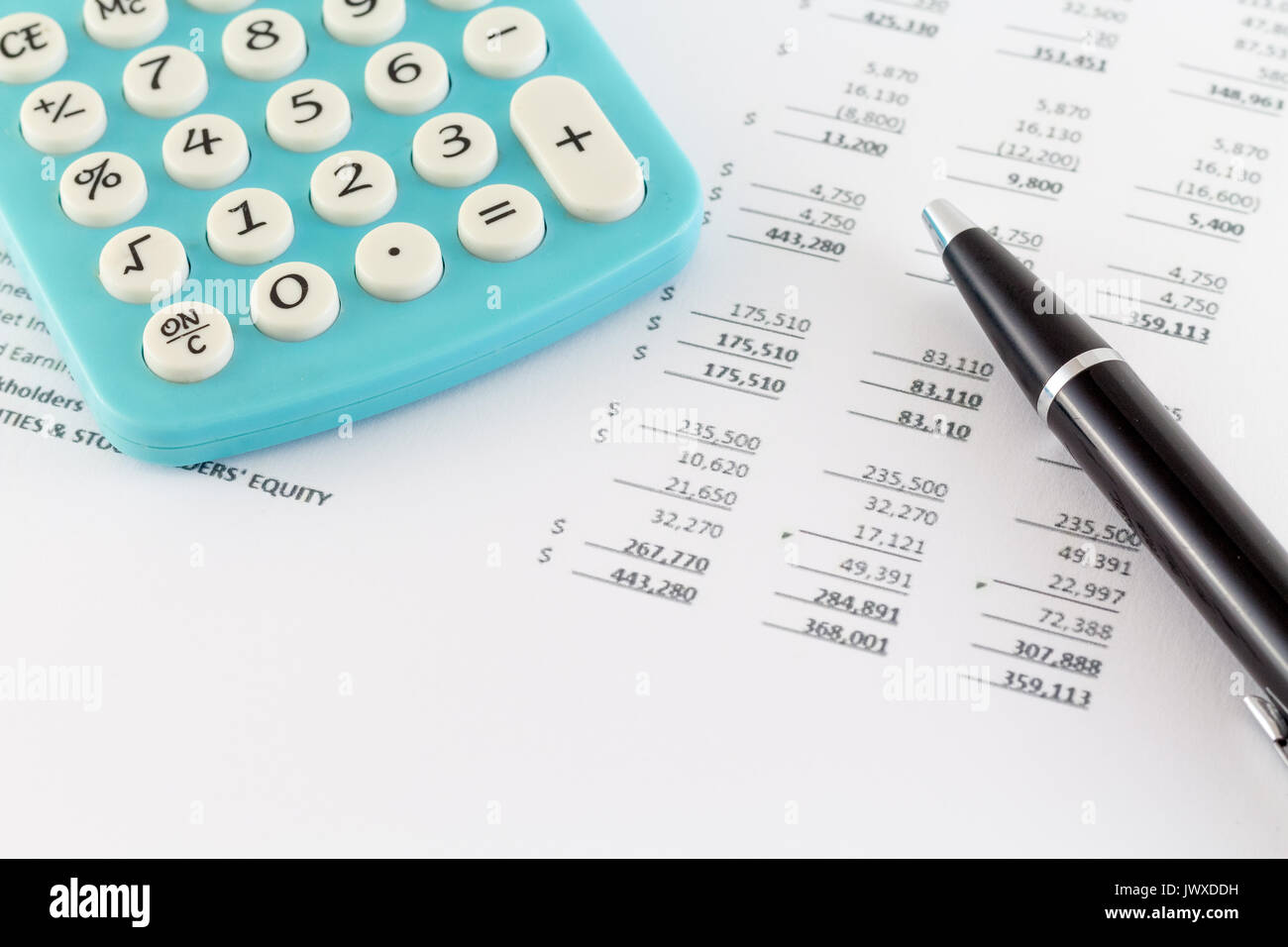 Balance sheet hi-res stock photography and images - Alamy