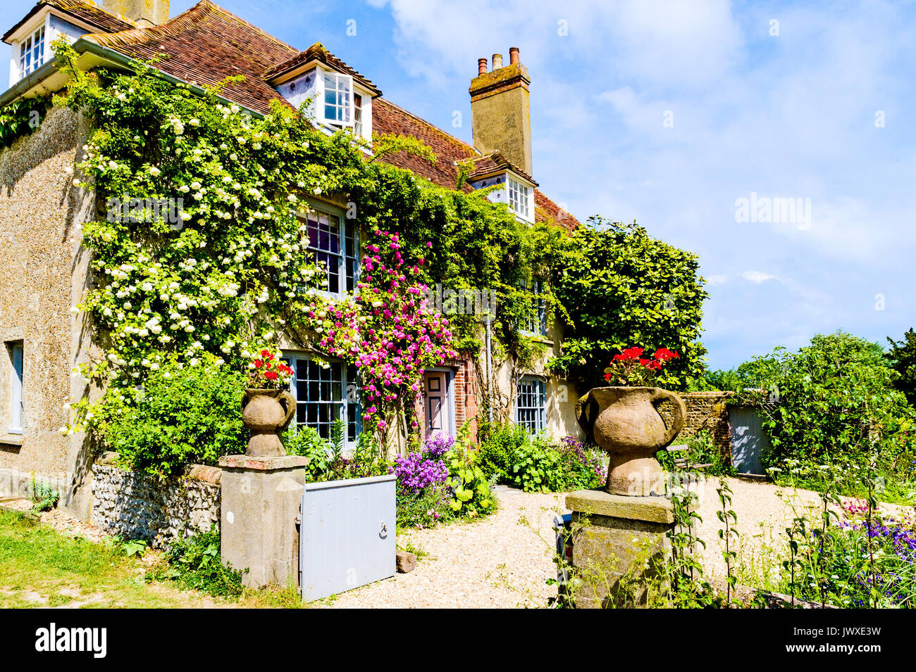 Charleston Farmhouse in Sussex, Home of the Bloomsbury Group; Wohnhaus ...