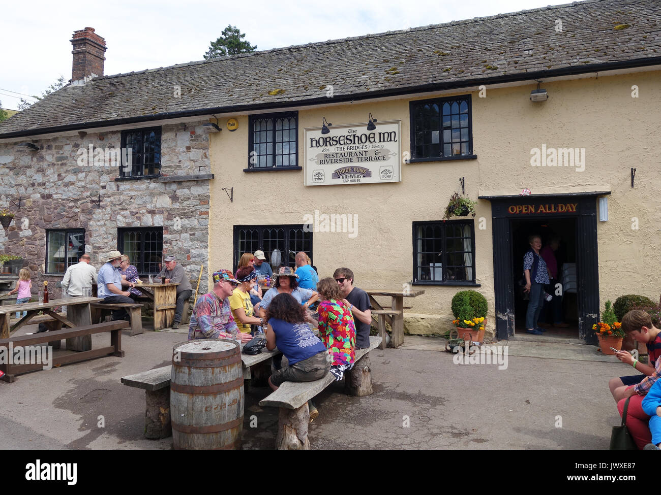 A busy country pub The Bridges formerly The Horseshoe Inn at ...