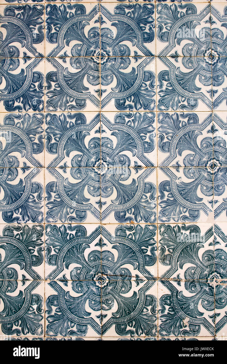 Traditional blue and white Portuguese tiles Stock Photo - Alamy
