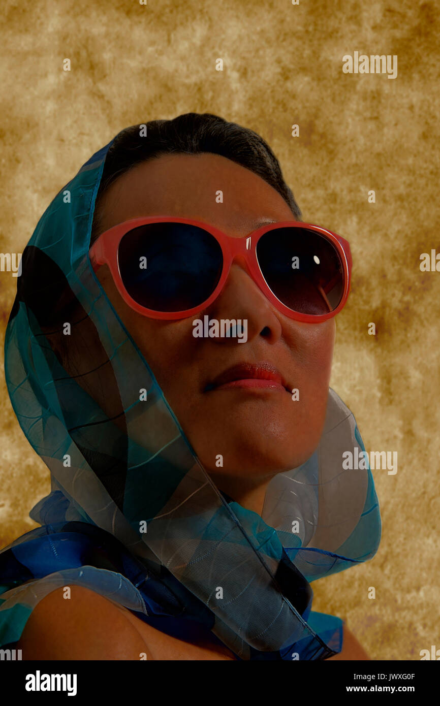 Fashion scarf model hi-res stock photography and images - Alamy