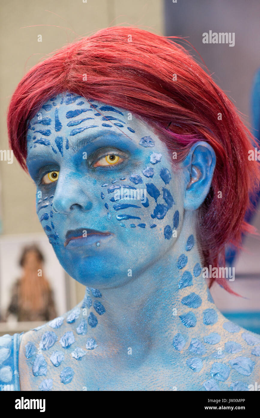 Avatar film cosplay hi-res stock photography and images - Alamy