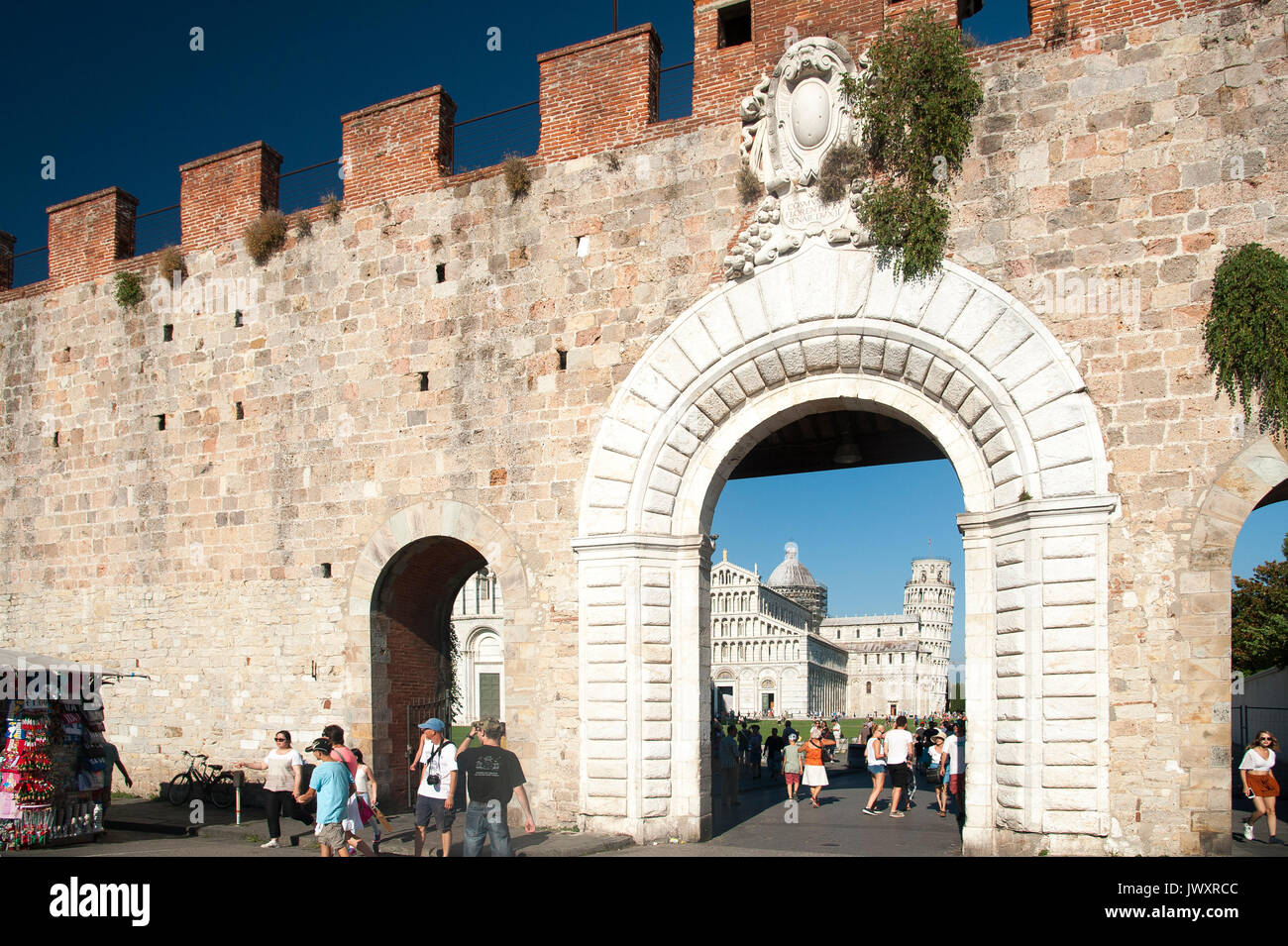 Romanesque Torre pendente di Pisa (Leaning Tower of Pisa) on Campo dei ...