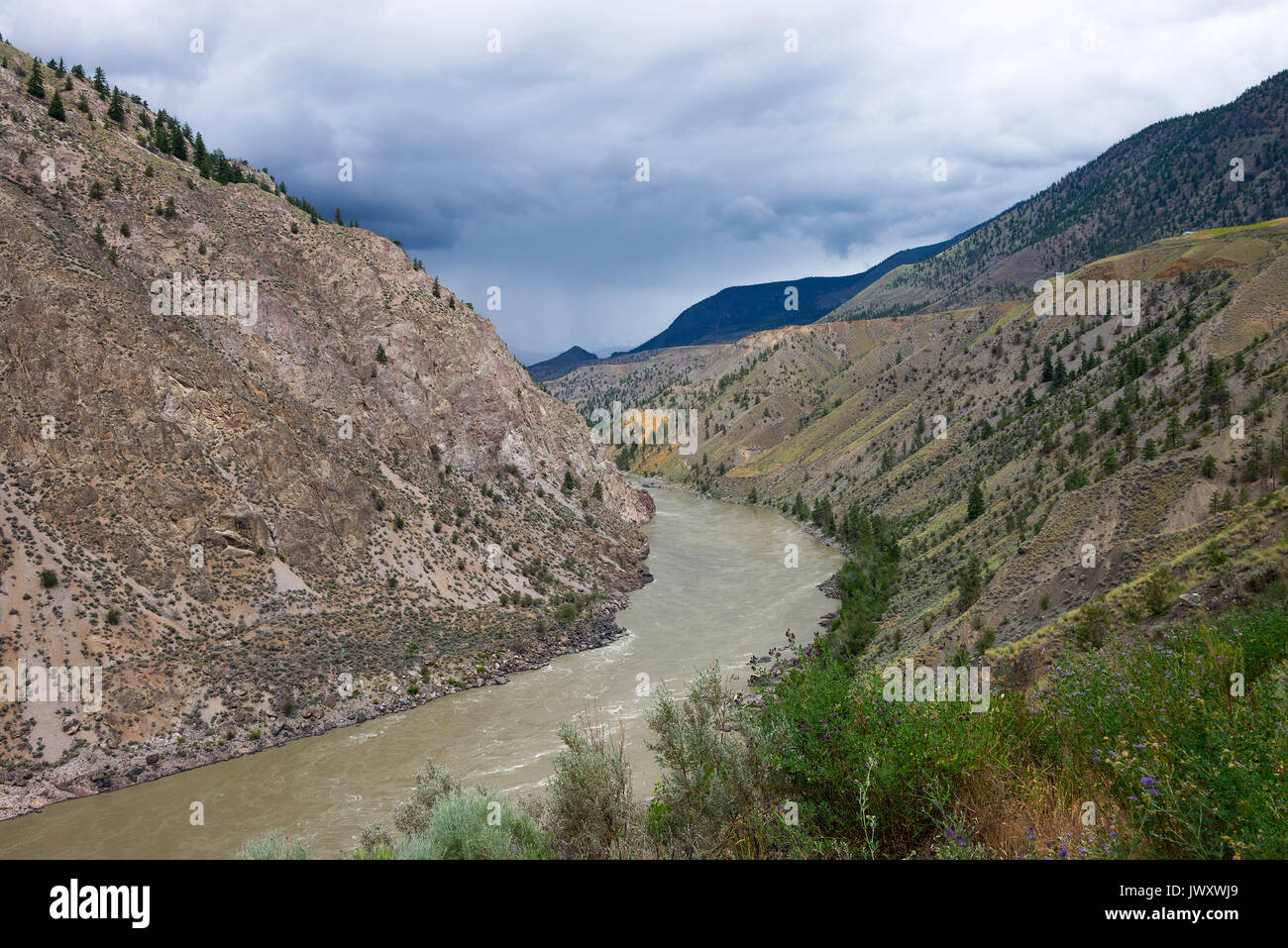 Fraser river canyon british columbia hi-res stock photography and ...