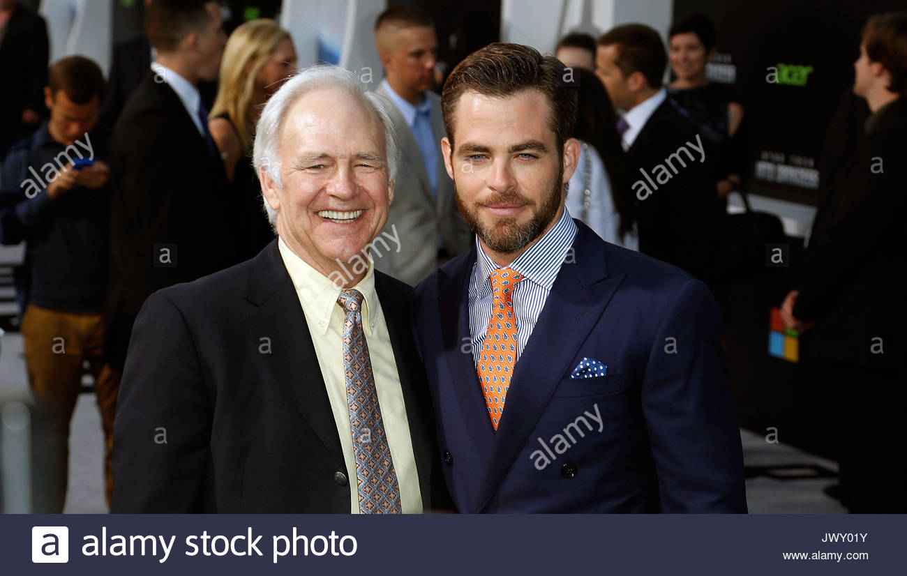 Robert Pine And Chris Pine Stock Photos & Robert Pine And Chris Pine ...
