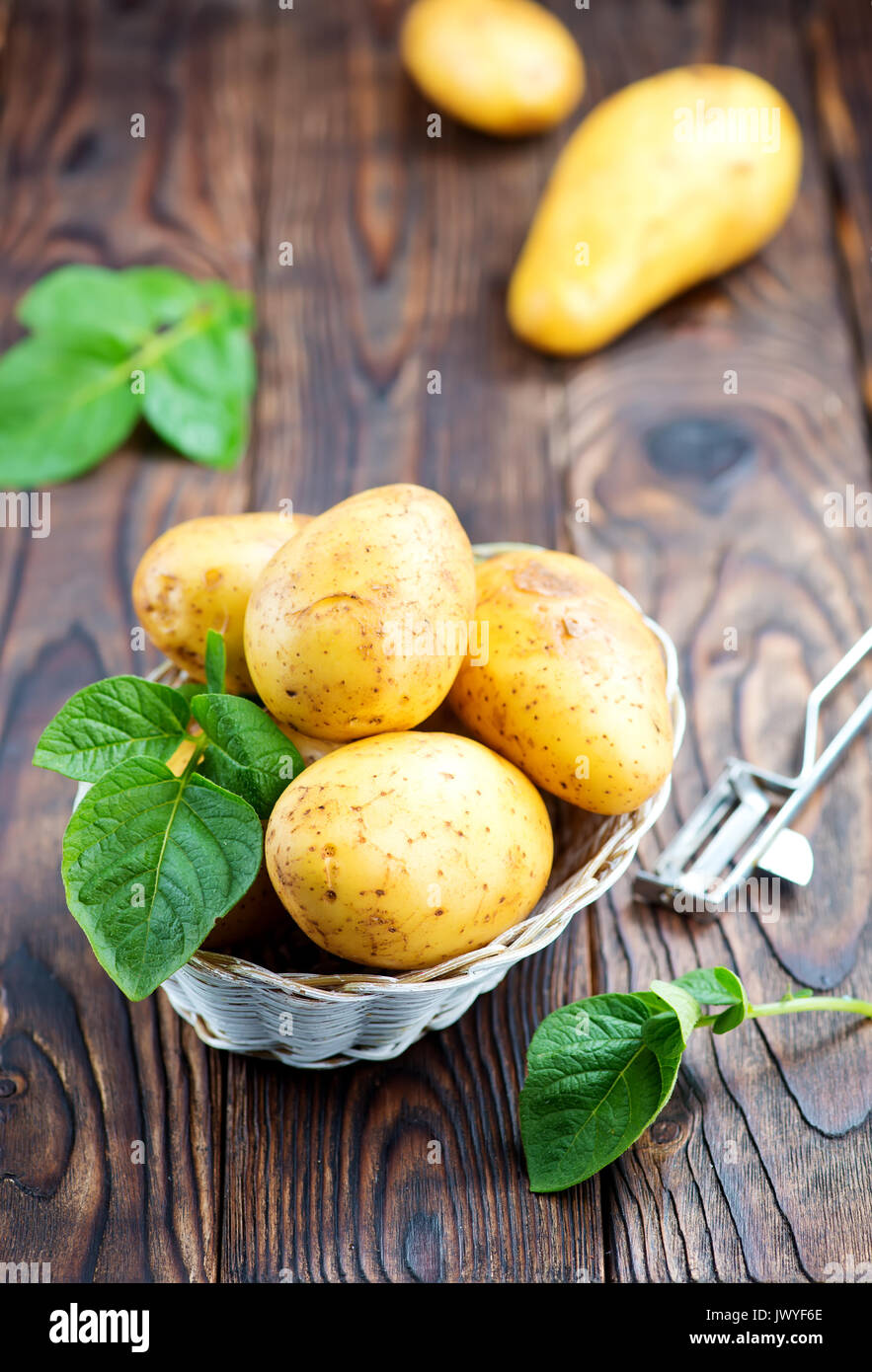Raw potato hi-res stock photography and images - Alamy