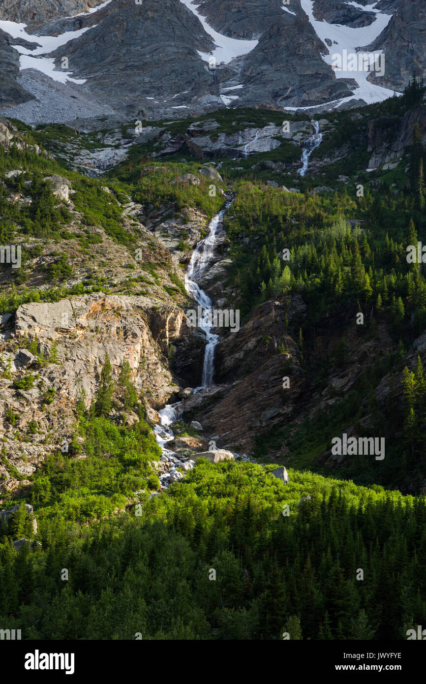 Summer mountains and walls hi-res stock photography and images - Alamy