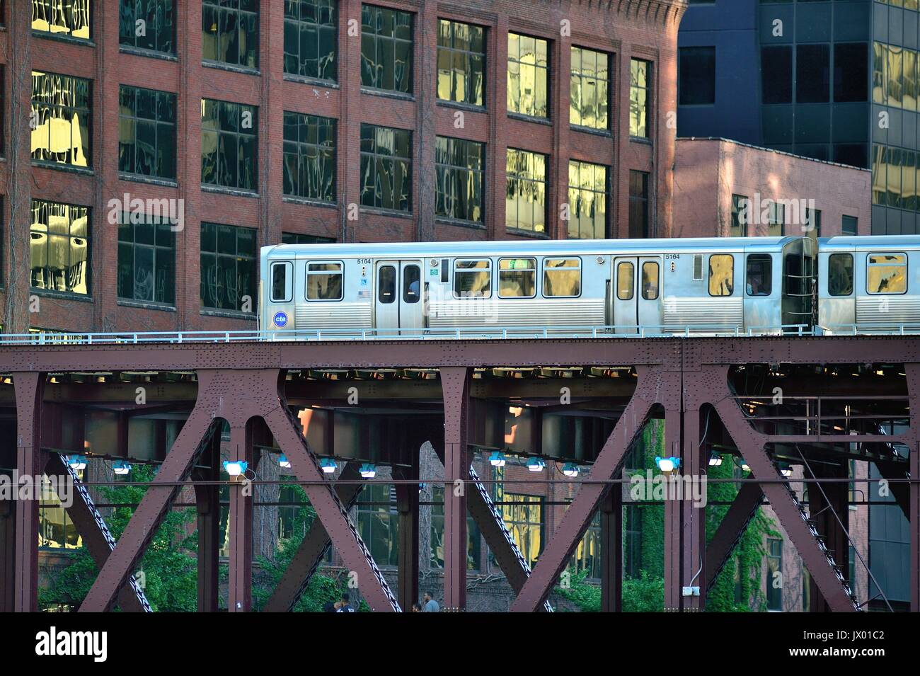 Chicago green line elevated cta hi-res stock photography and images - Alamy