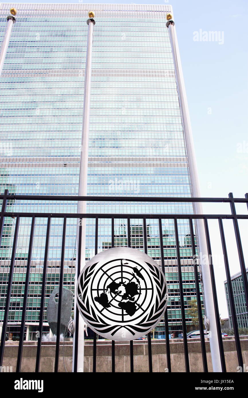 United nations logo hi-res stock photography and images - Alamy