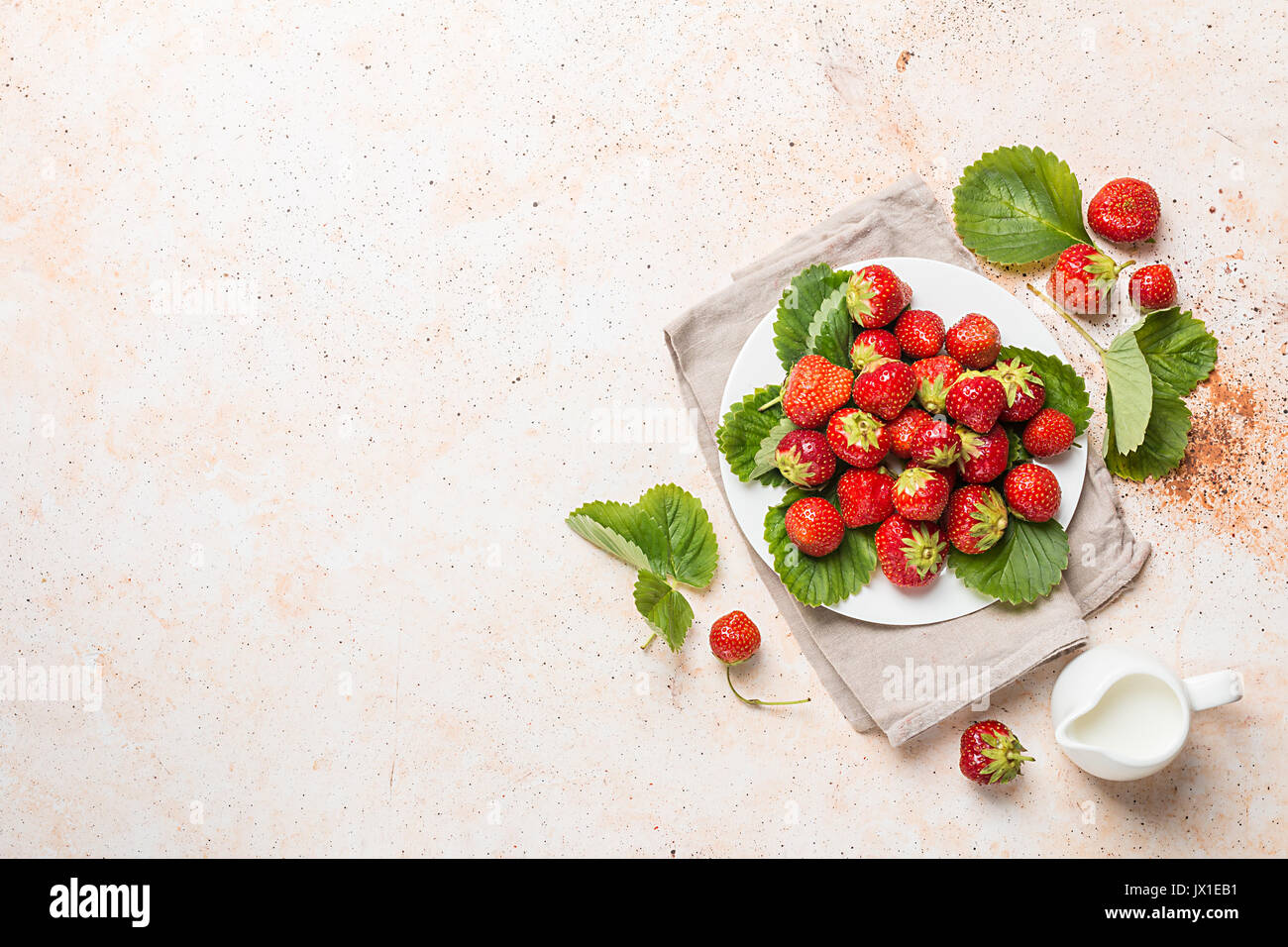 Heap of fresh strawberries Stock Photo - Alamy