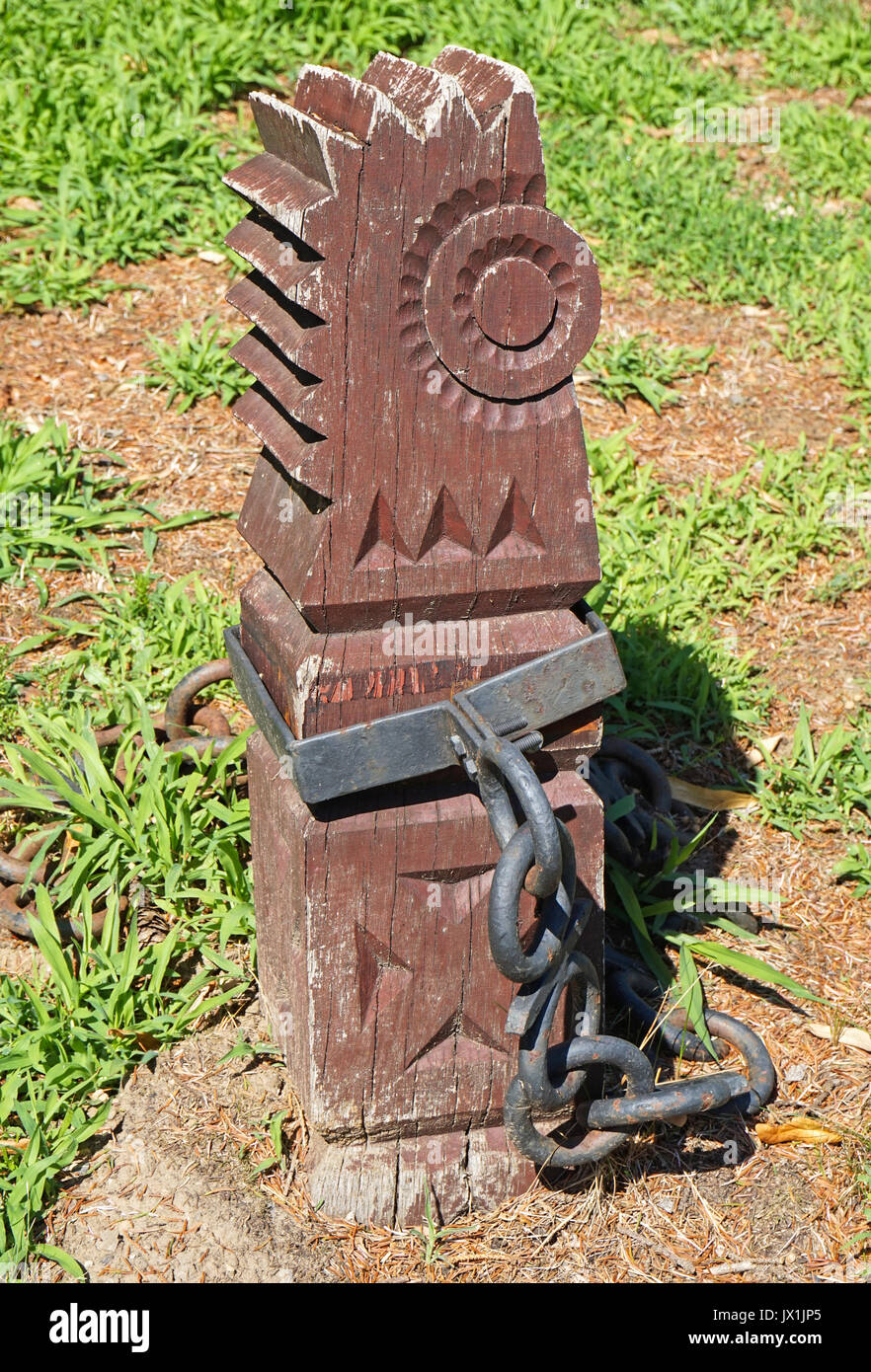 Grave chain hi-res stock photography and images - Alamy