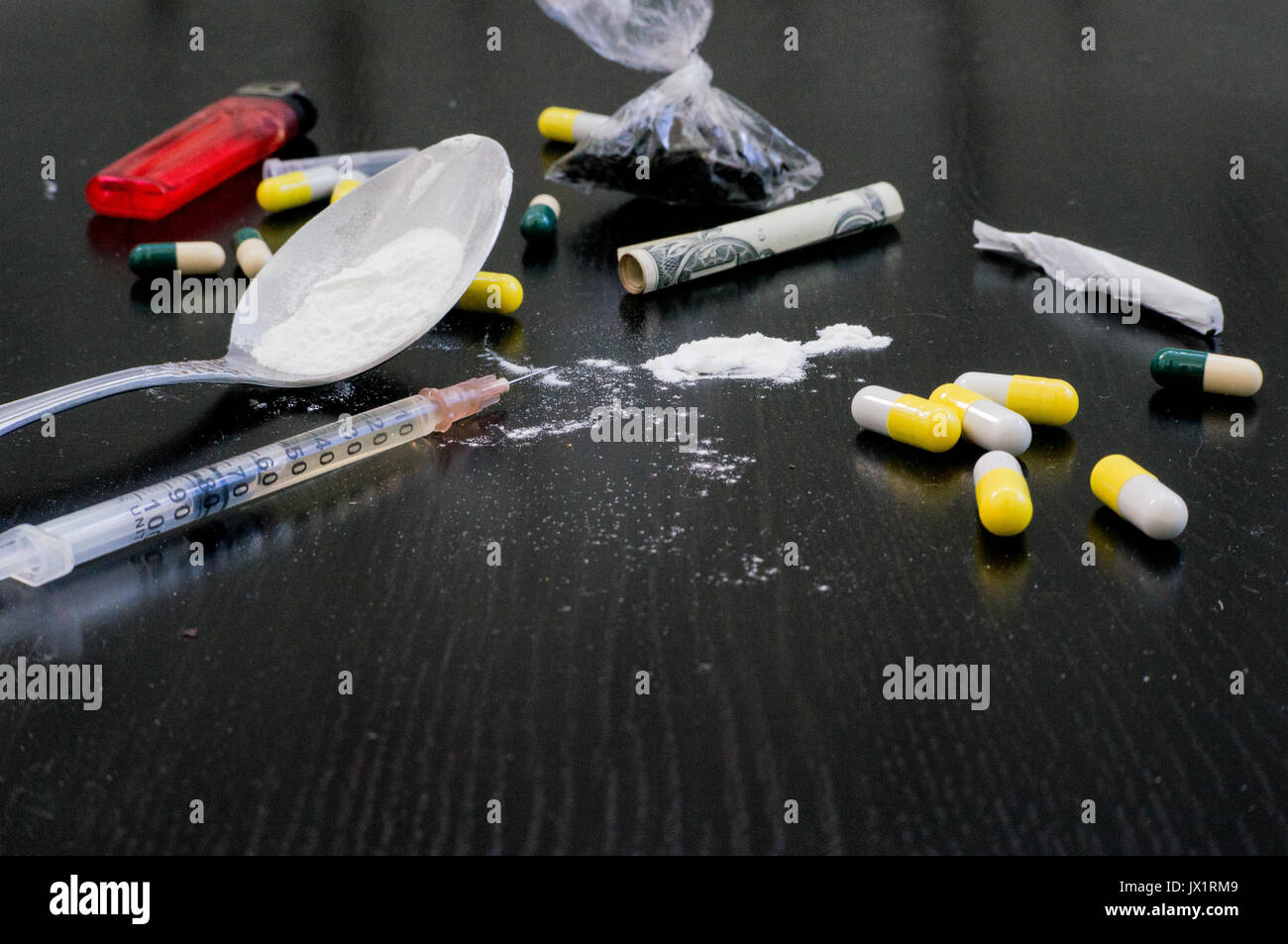 Different types of drugs hi-res stock photography and images - Alamy