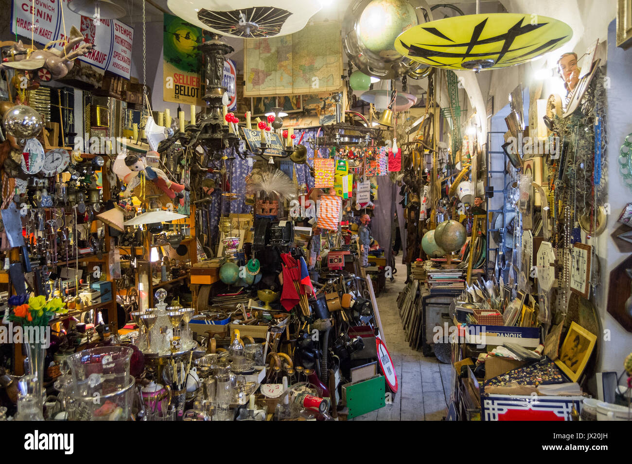 Praha - View inside of a traditonal Antiques Shop Stock Photo - Alamy