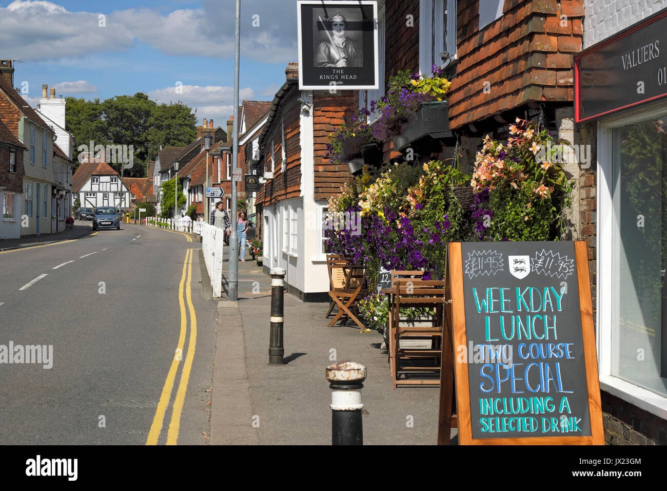 The kings head pub battle hi-res stock photography and images - Alamy