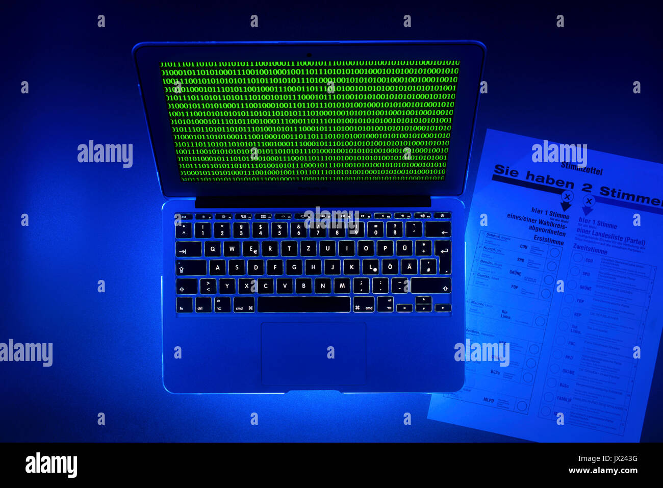 Laptop, symbolic image, cybercrime, computer crime, computer hacker ...