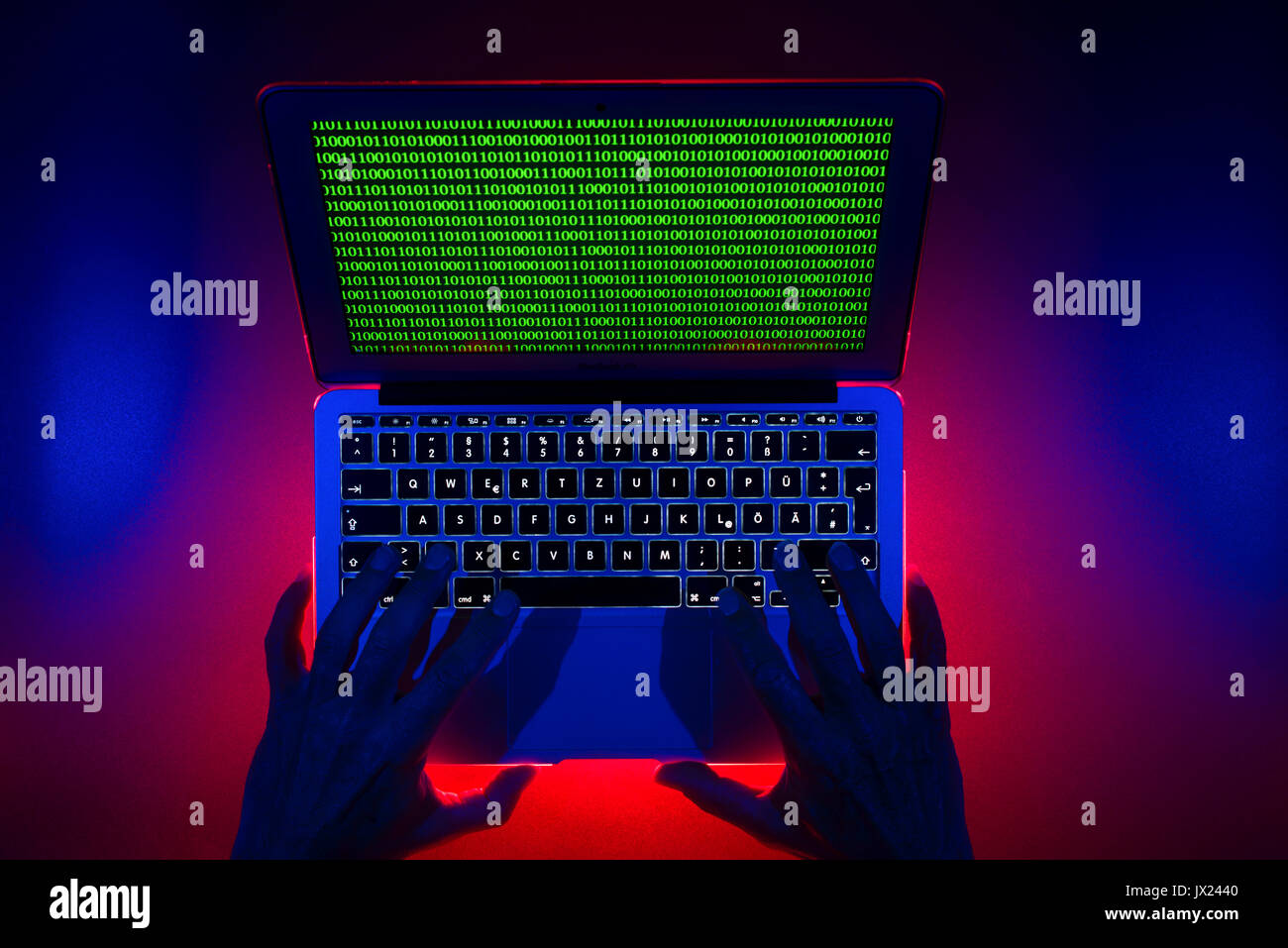 Laptop, symbolic image, cybercrime, computer crime, computer hacker ...