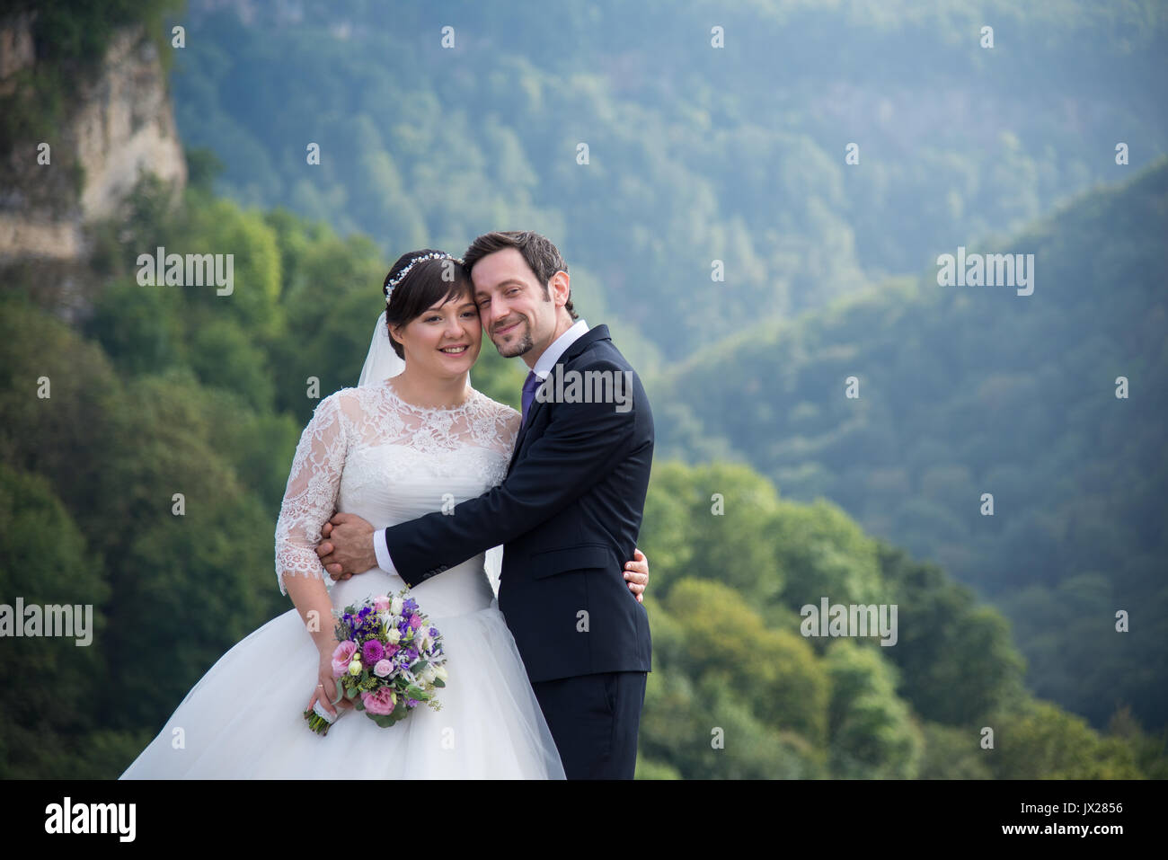 Beautiful married couple in the wedding day Stock Photo - Alamy